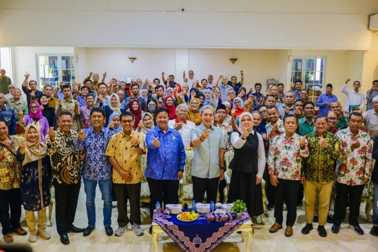 Wali Kota Bogor Membuka Musda Dekopinda Kota Bogor Tahun 2025 - Sanga.id